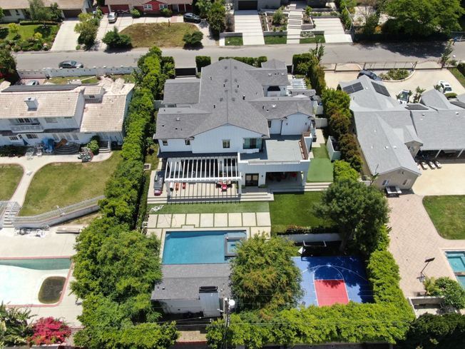 Hugo Lloris : voici à quoi ressemble sa nouvelle maison à Los Angeles