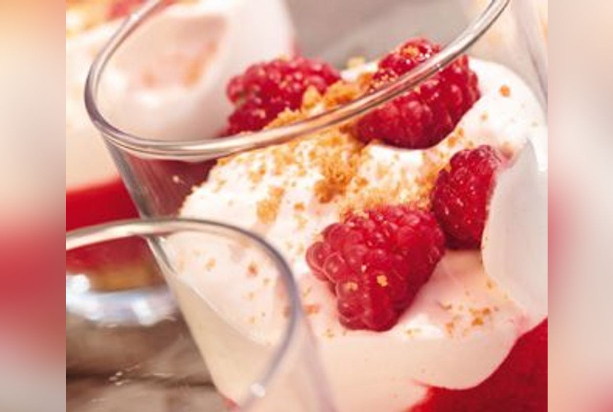 Génoise et chantilly de framboises - Framboises à la chantilly ...