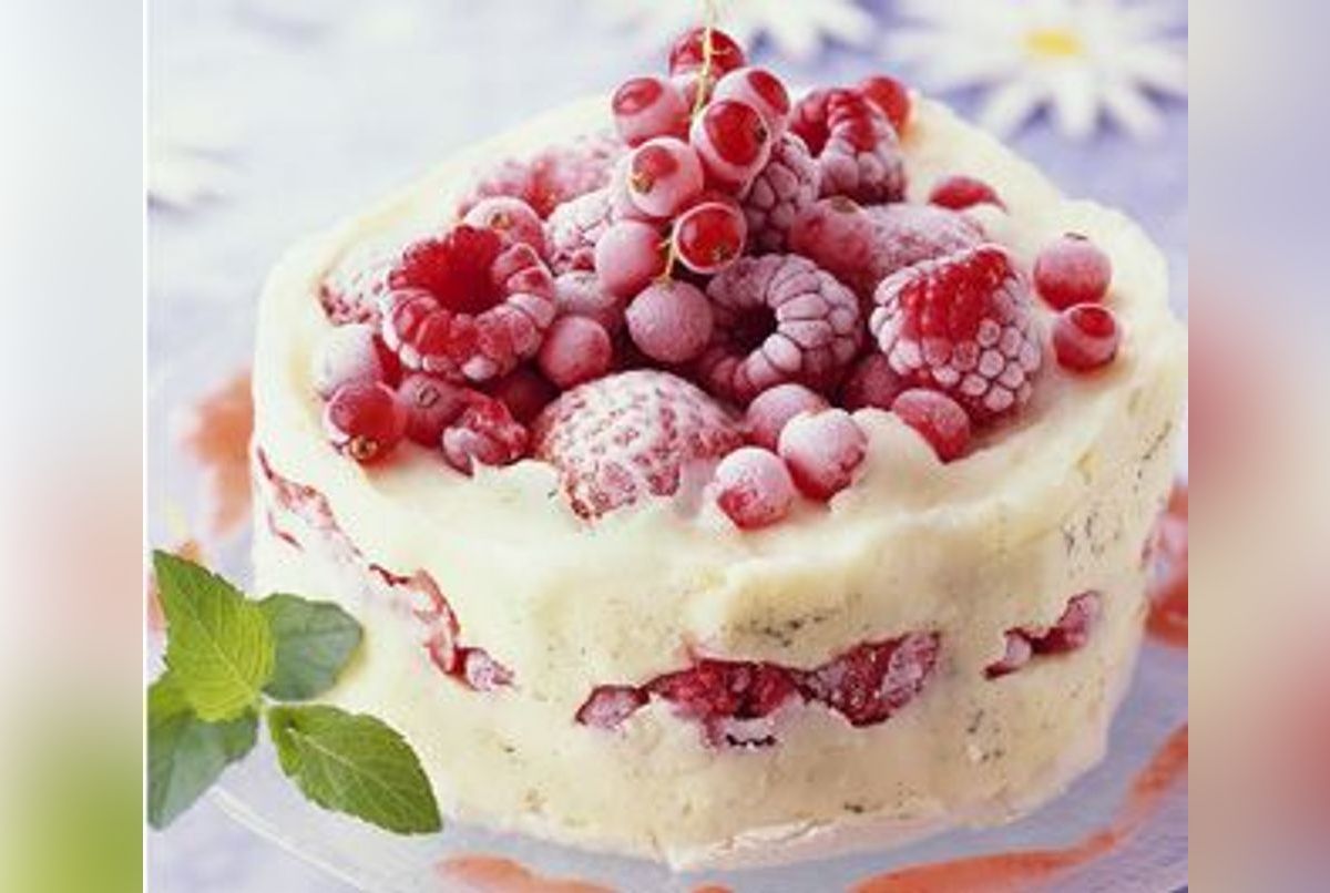 Vacherin glacé aux fruits rouges - Recette de vacherin maison : Version ...