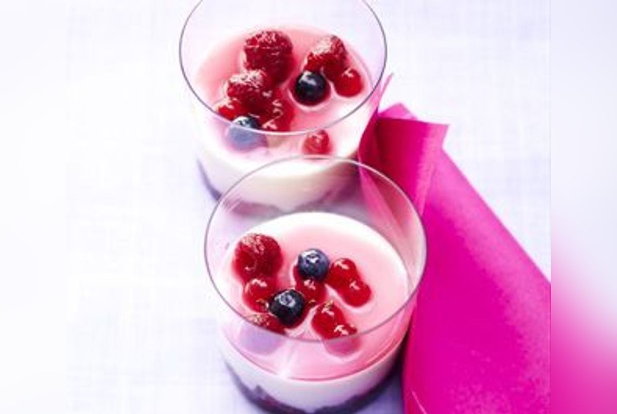 Panna cotta vanille fruits rouges - La panna cotta en recette