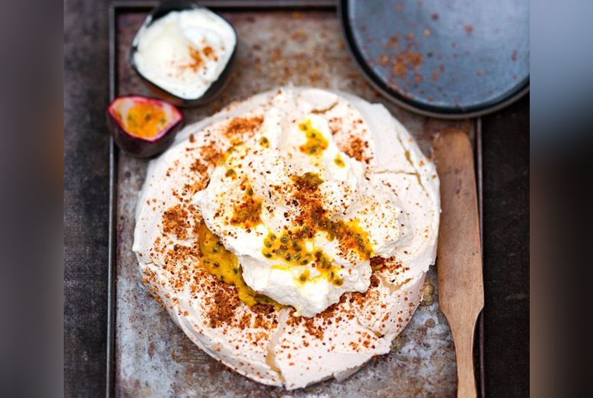 Pavlova au pralin, crème aux fruits de la Passion - Recette praliné
