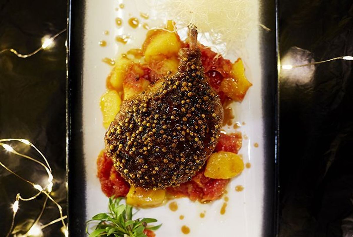 Cuisses de canette, compotée de pamplemousses et de pommes