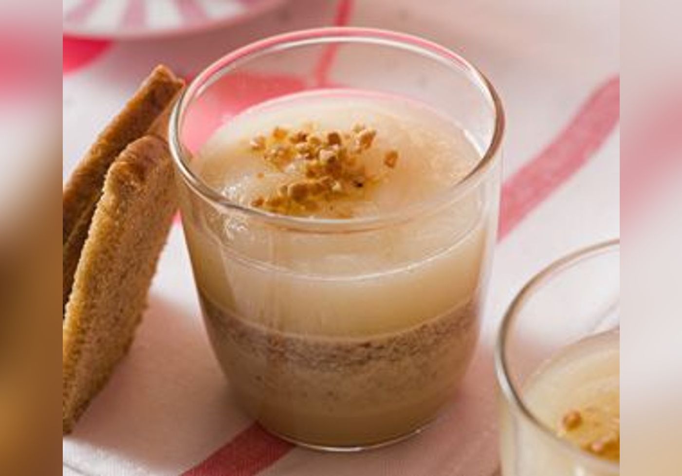 Pannacotta praliné et coulis de poire