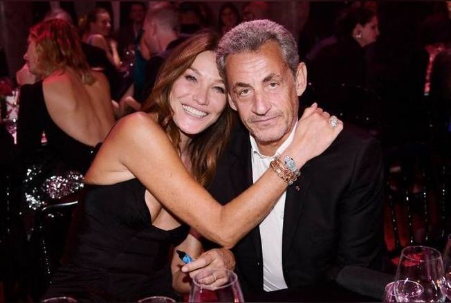 Carla Bruni : ses confidences sur sa rencontre avec Nicolas Sarkozy Carla Bruni : ses confidences sur sa rencontre avec Nicolas Sarkozy
