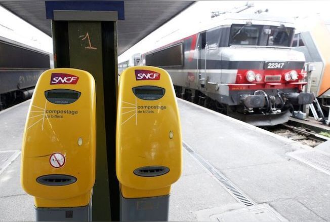 SNCF : les machines à composter les billets vont progressivement être ...