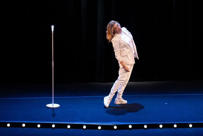 De Caroline Vigneaux à Nora Hamzawi : 5 one-woman-shows à découvrir en ...