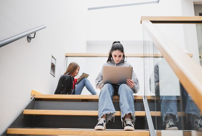 Comment protéger ses enfants des dangers des réseaux sociaux : les ...